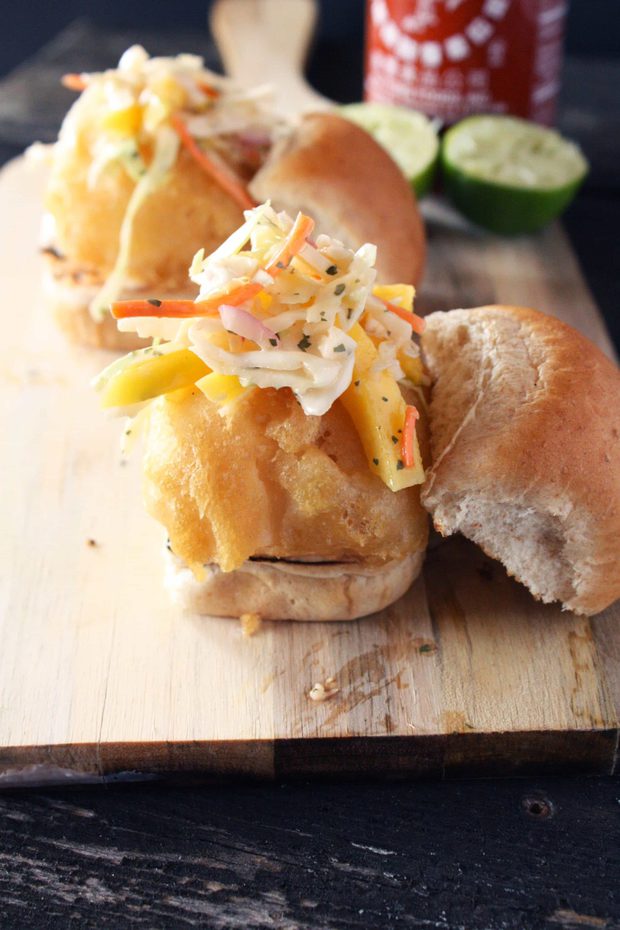 Crispy Fish Sliders with Spicy Mango Coleslaw | Cake 'n Knife