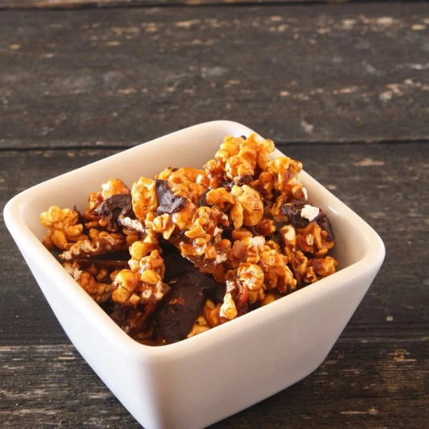Bacon Chocolate Caramel Corn | Cake 'n Knife