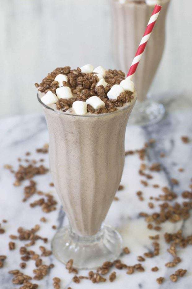 Boozy Cocoa Krispies Shake | Cake 'n Knife