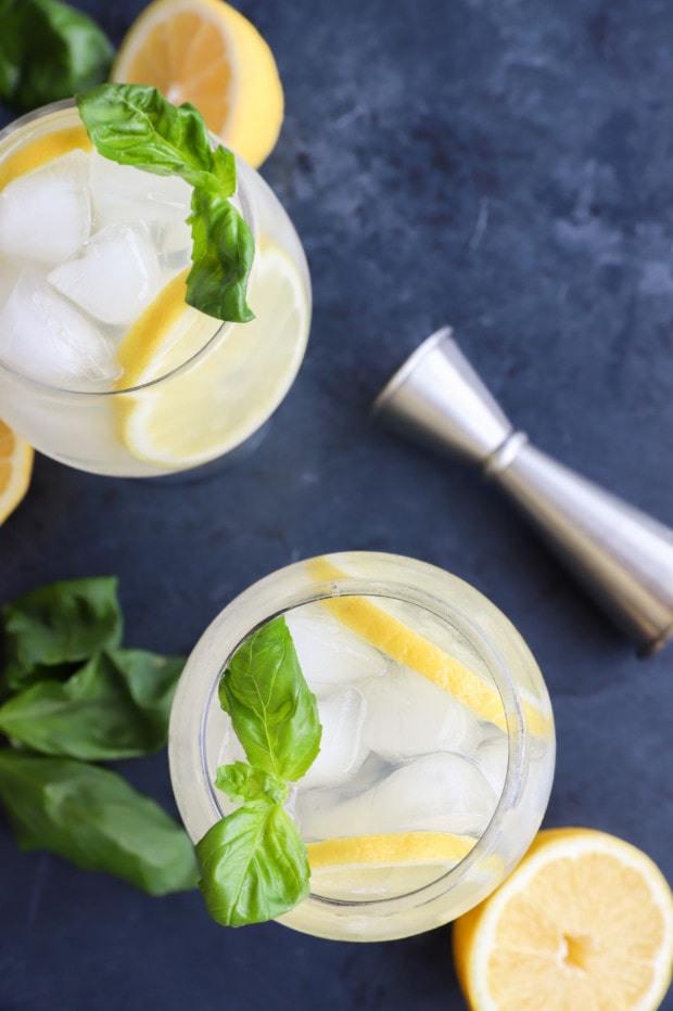 25 Bright Lemon Cocktails to Sip On | Cake 'n Knife