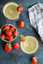 Strawberry Champagne Cocktail (The Perfect Drink For Brunch) | Cake 'n ...