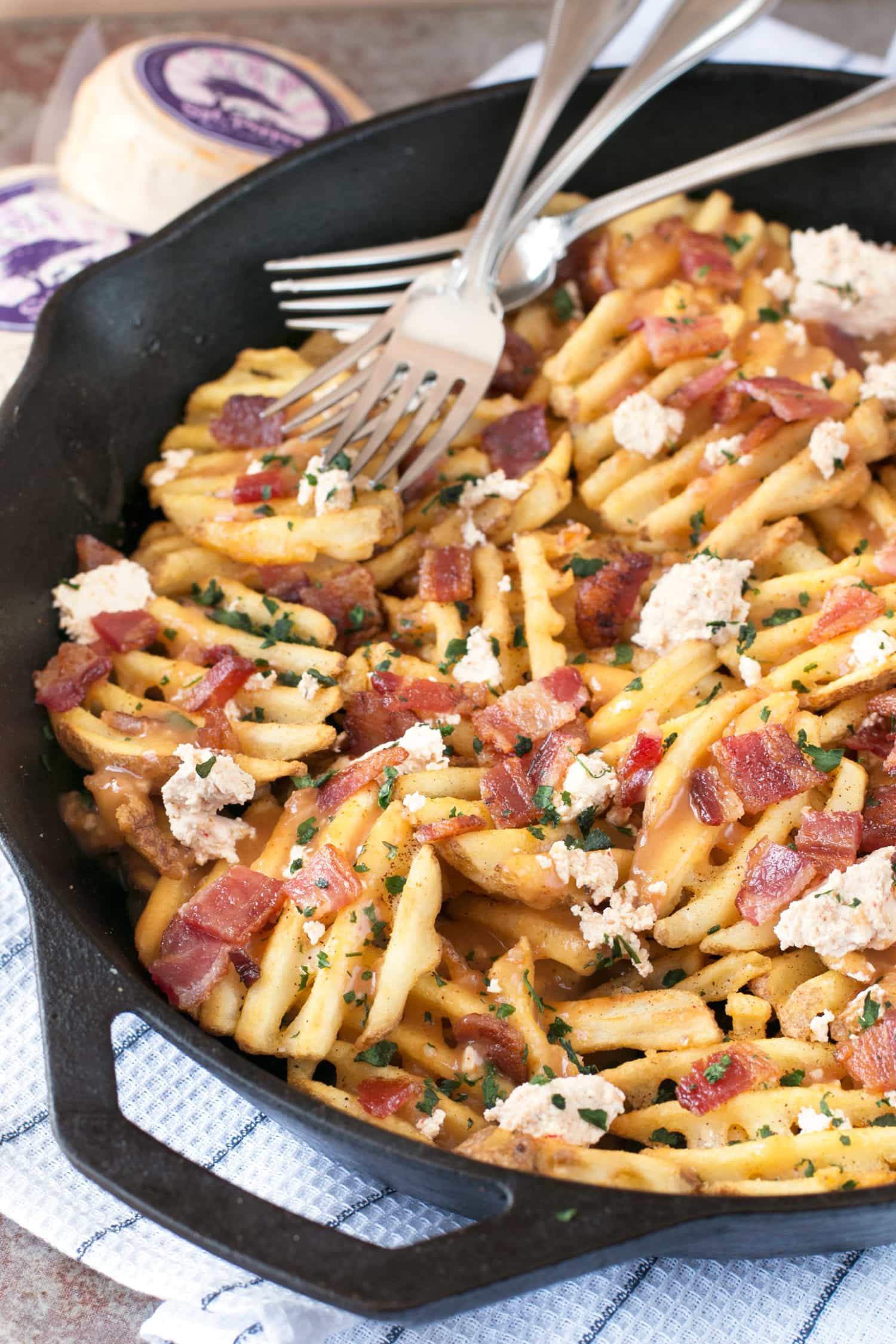 Waffle Fry Spicy Pepper Bacon Poutine | Cake 'n Knife