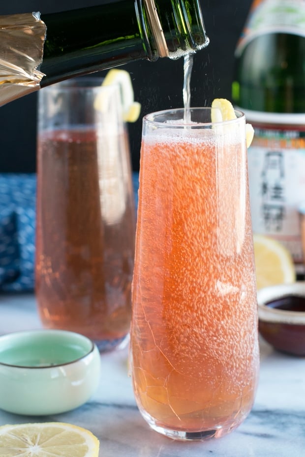 Sparkling Elderflower Sake Cocktail | Cake 'n Knife