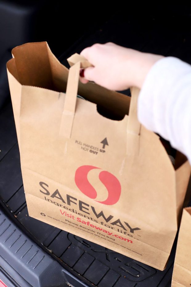 How To Throw The Best New Years Eve Party, Without The Stress | Cake 'n ...