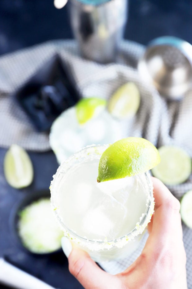 Limeade Margaritas (4-Ingredient Easy Cocktail Recipe) | Cake 'n Knife