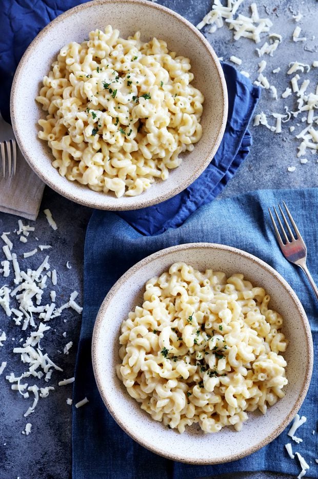 Instant Pot White Cheddar Mac And Cheese | Cake 'n Knife