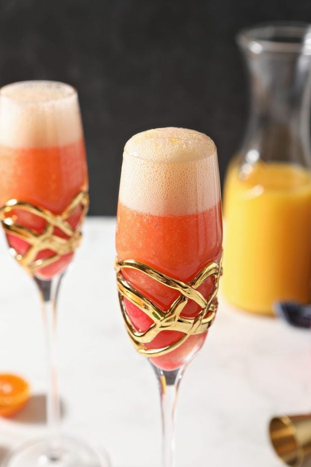 Simple Raspberry Mimosa Cocktail Recipe | Cake 'n Knife