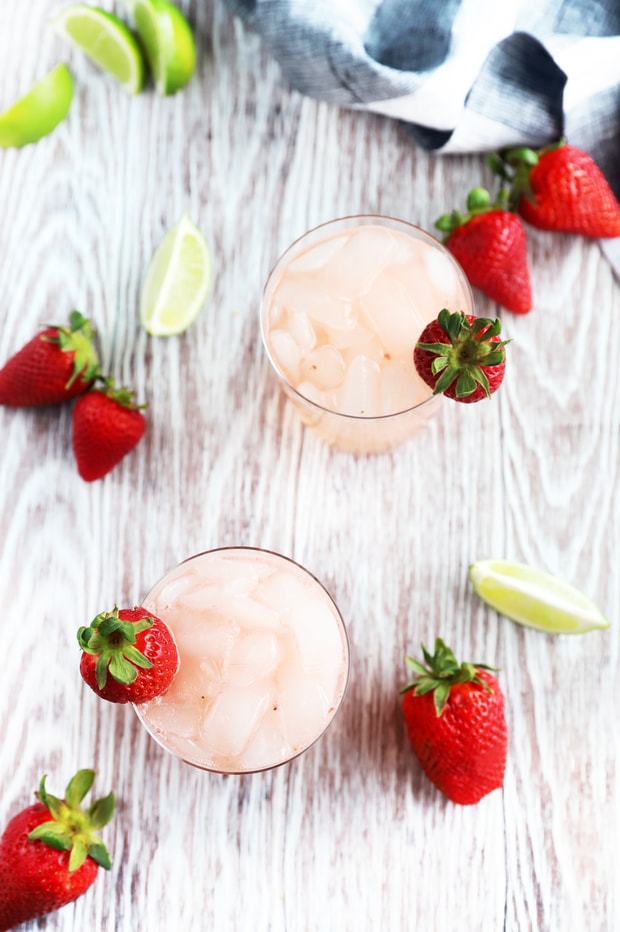 Strawberry Tequila Fizz Cocktail Recipe | Cake 'n Knife