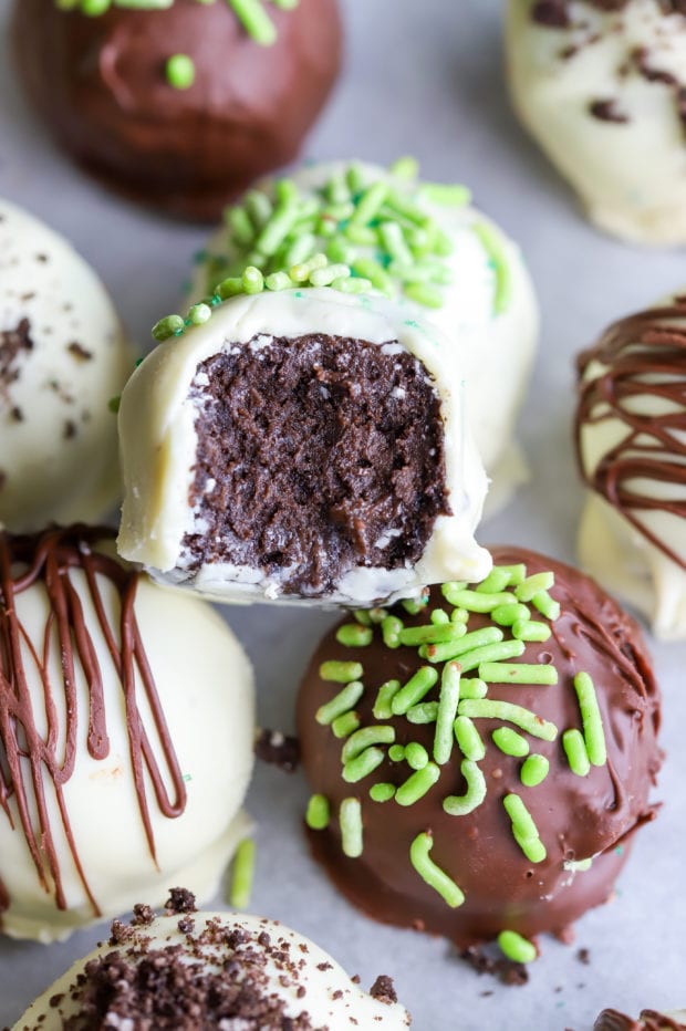 Oreo Bailey's Truffles | Cake 'n Knife