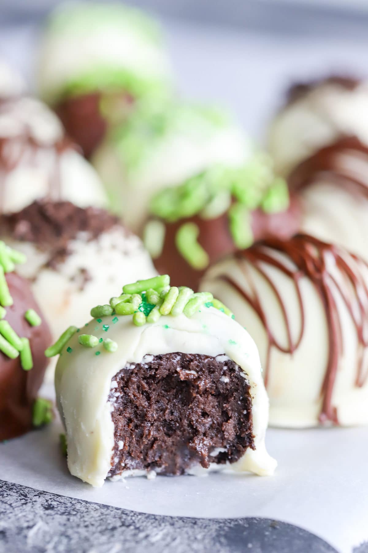 Oreo Bailey's Truffles | Cake 'n Knife