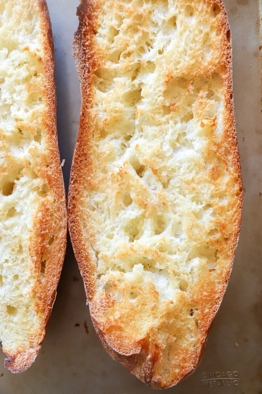 Cheesy BBQ Chicken French Bread | Cake 'n Knife