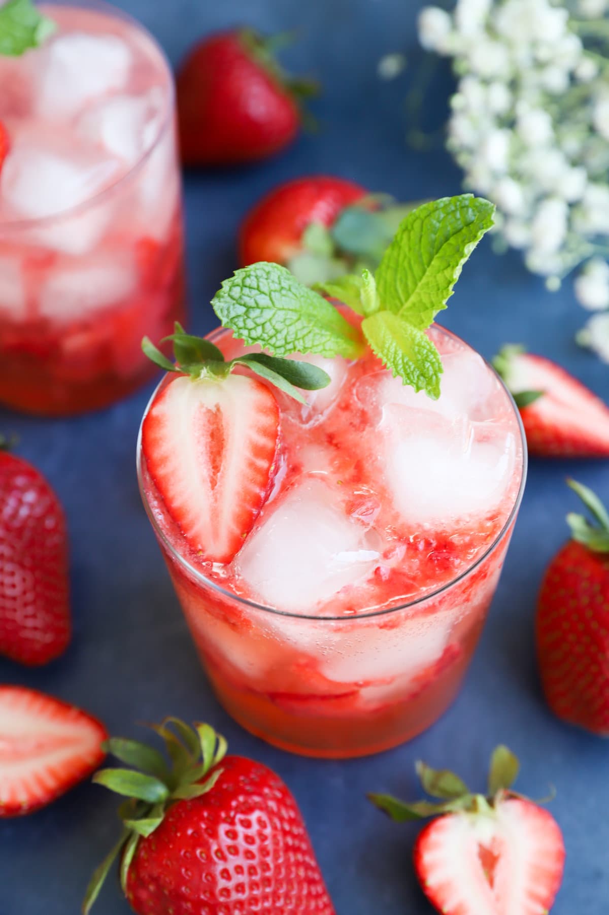 Strawberry Gin Smash Cocktail | Cake 'n Knife
