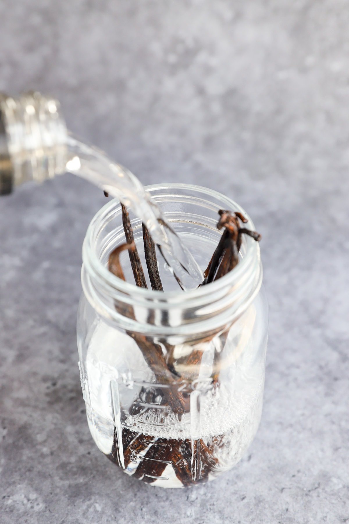 How to Make Homemade Vanilla Extract | Cake 'n Knife