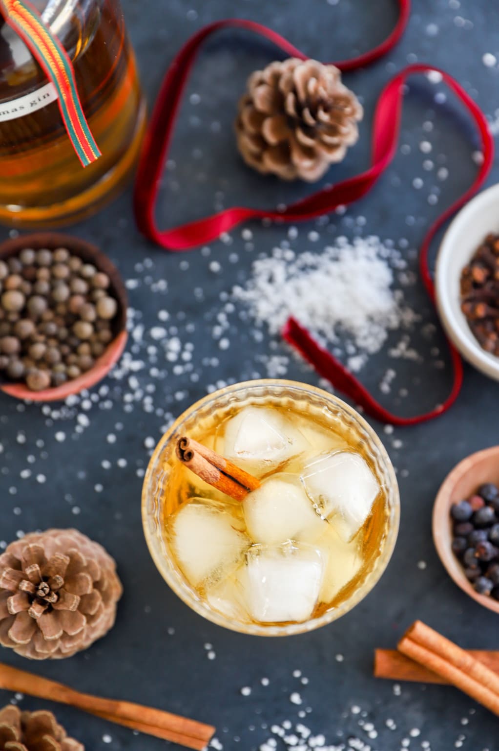 Easy Homemade Christmas Gin | Cake 'n Knife