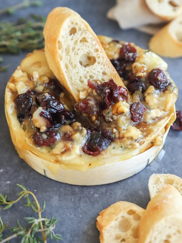 easy baked camembert | Cake 'n Knife