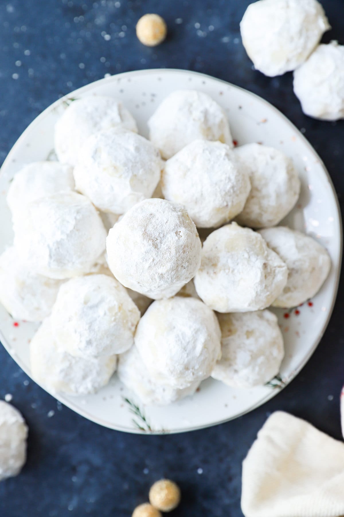 The Best Snowball Cookies Recipe | Cake 'n Knife