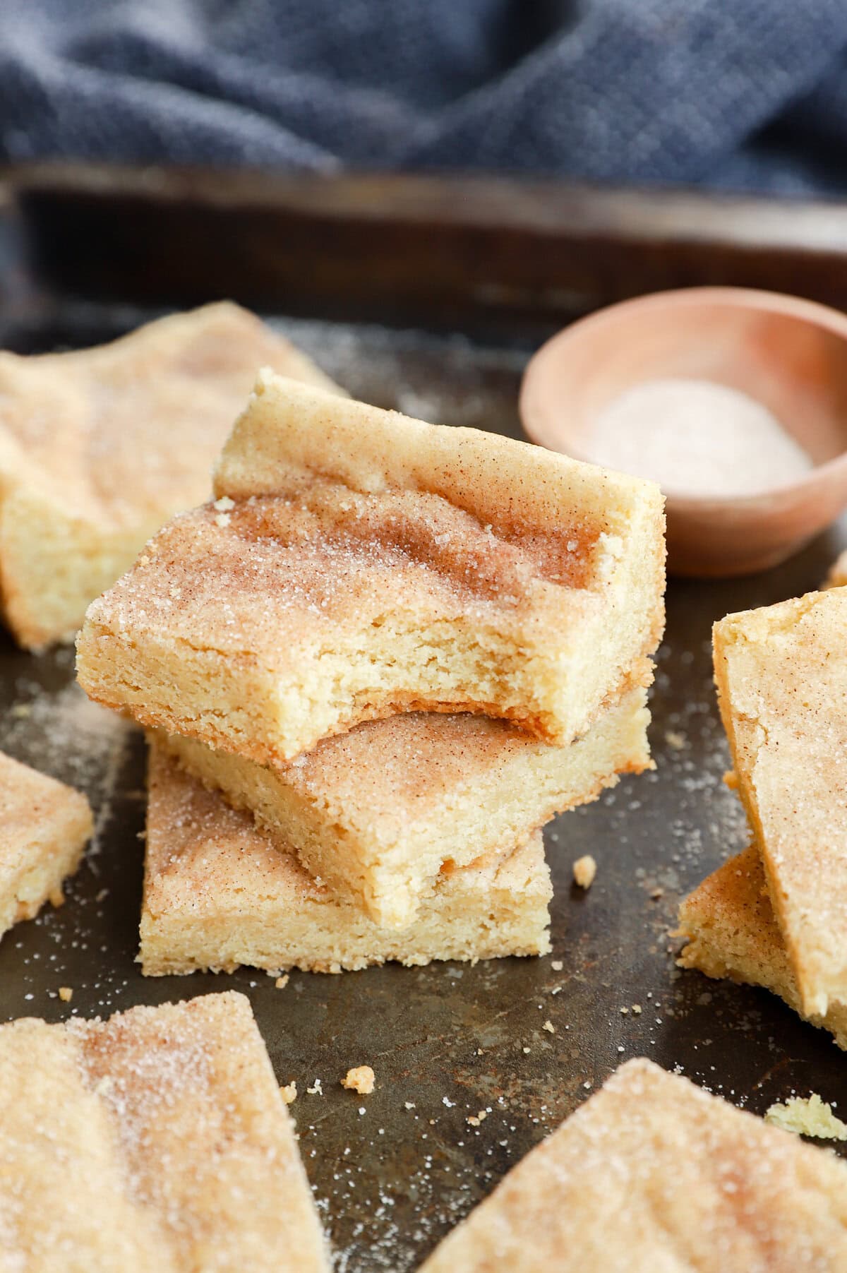 Easy Chewy Snickerdoodle Bars Recipe | Cake 'n Knife