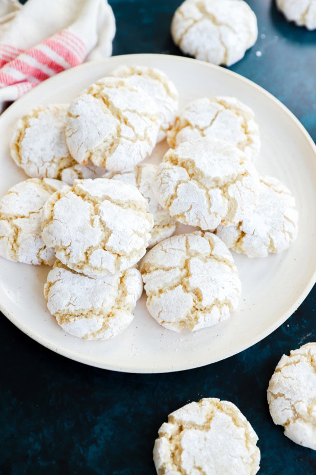 Authentic Italian Amaretti Biscuits Recipe | Cake 'n Knife