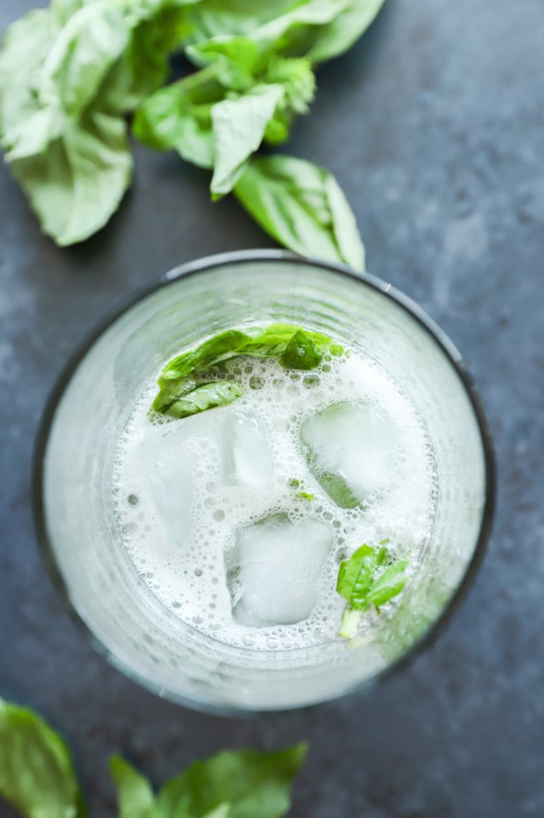 How To Make An Easy Gin Basil Smash | Cake 'n Knife