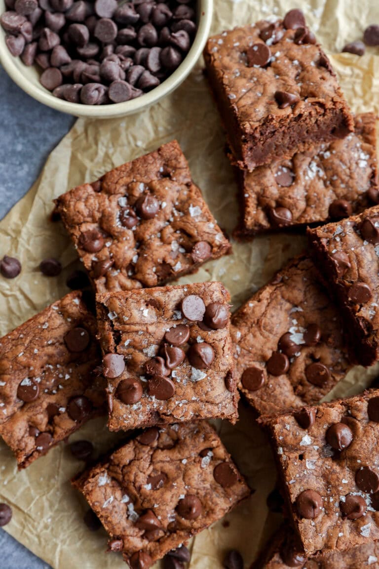 Double Chocolate Chip Cookie Bars | Cake 'n Knife